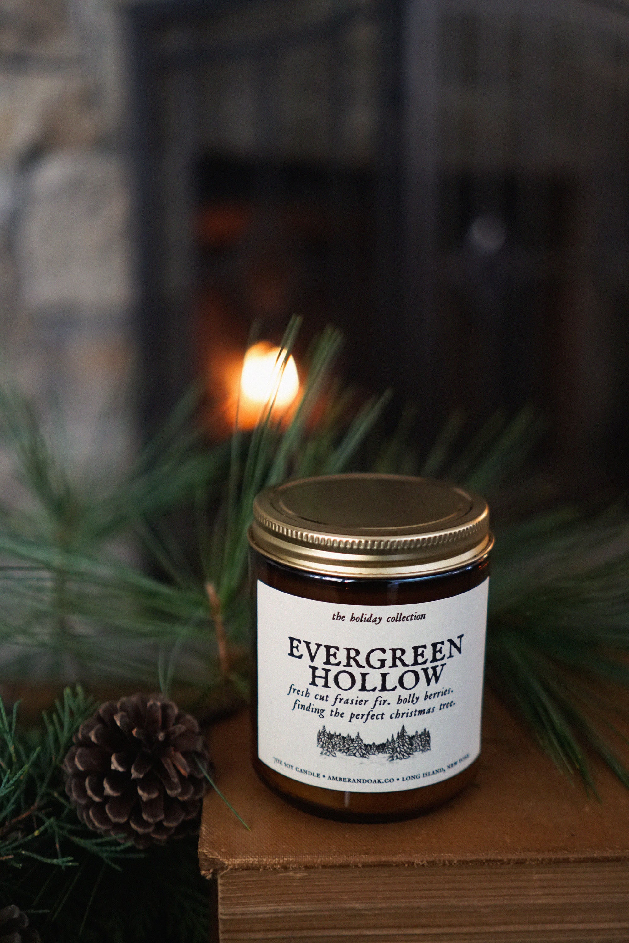 Evergreen Hollow 7oz Soy Candle – Amber & Oak